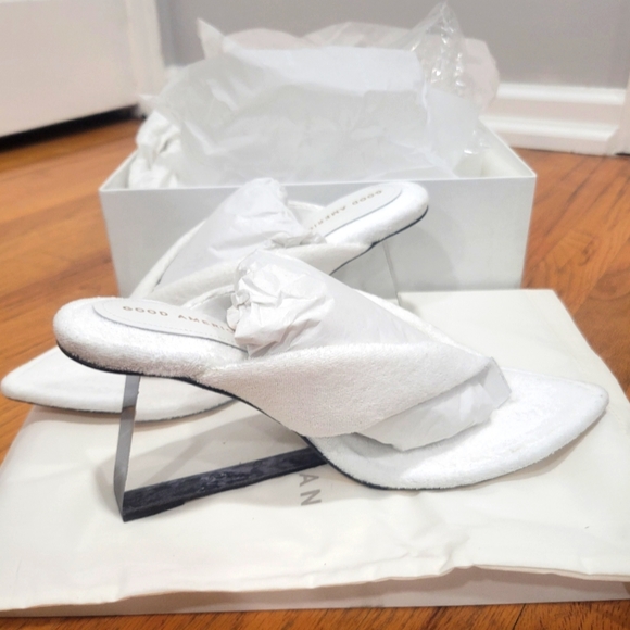 Good American | Shoes | Good American White Terry Shoe With The ...